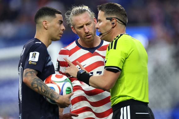 На матчі США — Парагвай за участі VAR сталась унікальна для мундіалів ...